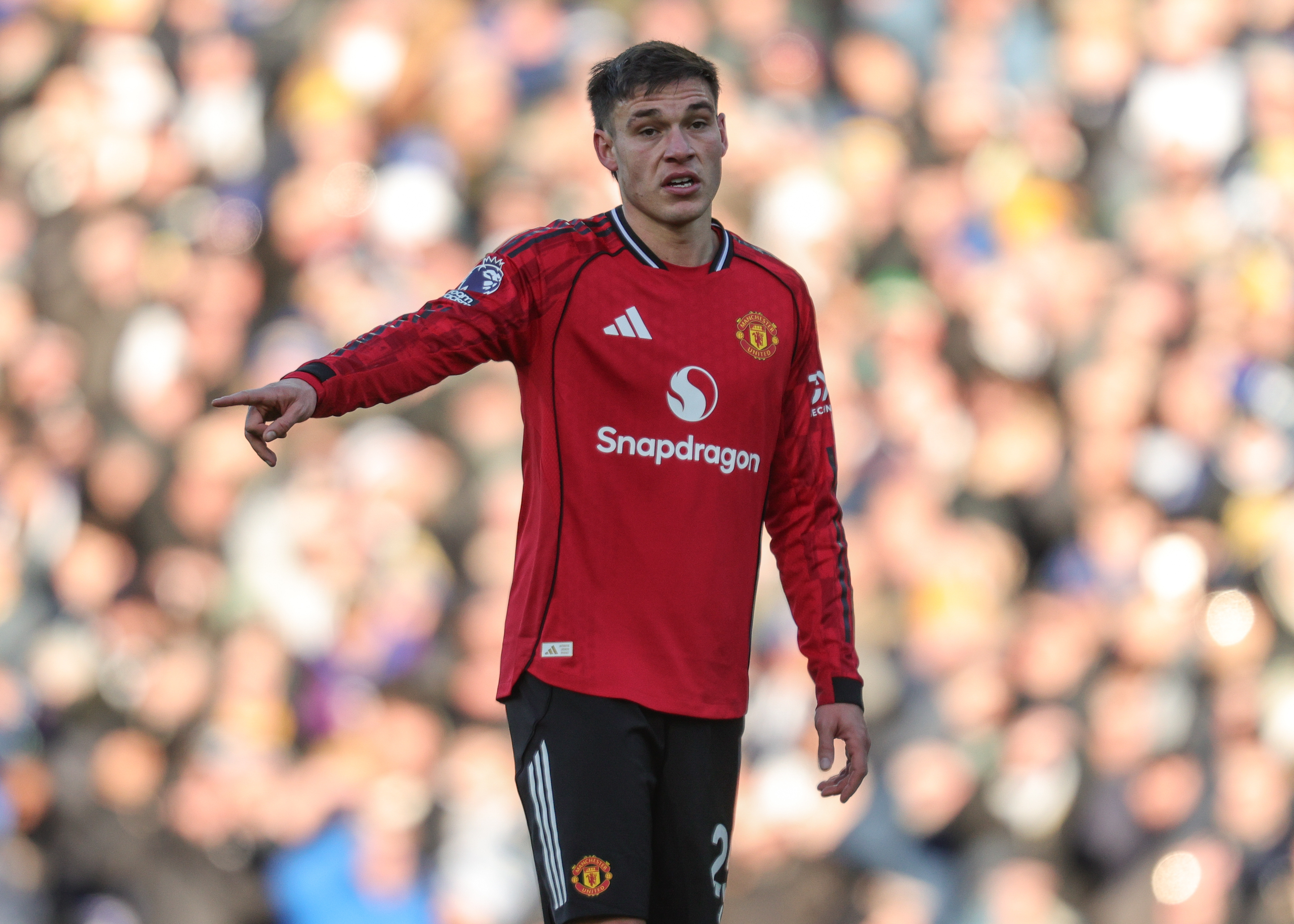 Ajax denkt aan Man United-controleur Ugarte, ook Blind blijft in beeld