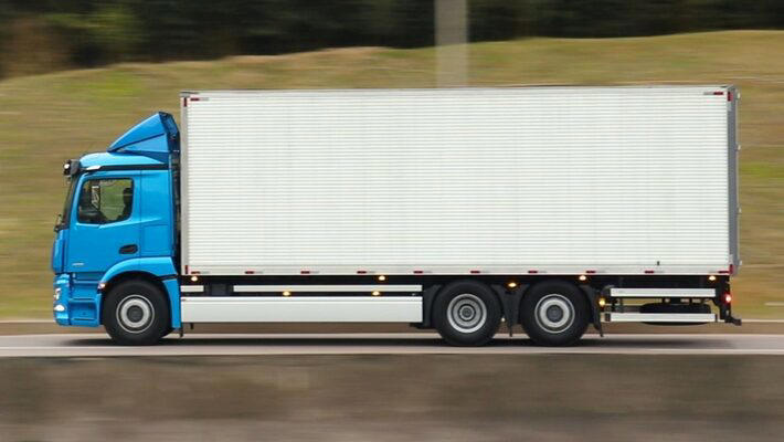 Caminhão elétrico eActros 400 atinge autonomia maior que prevista em ...