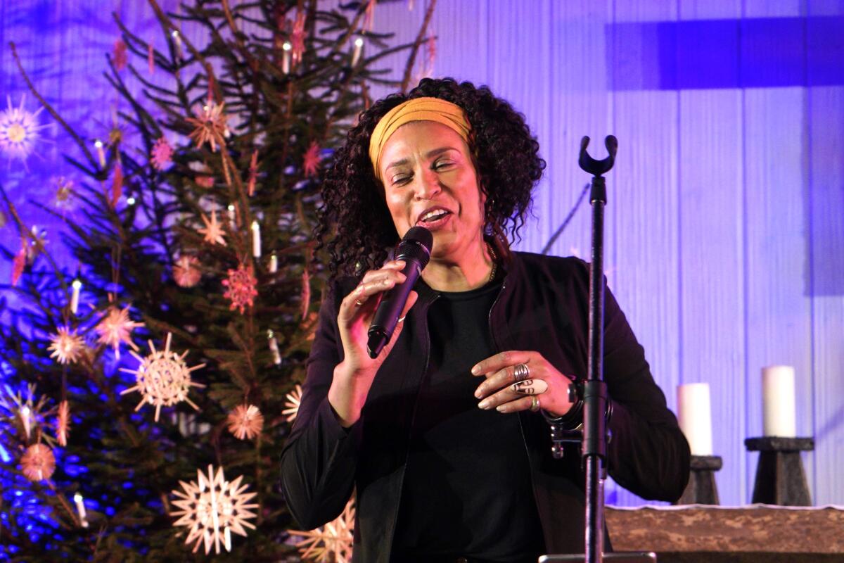 Die „Gospel Queen“ in Heidenheim: So mitreißend war das Konzert von ...