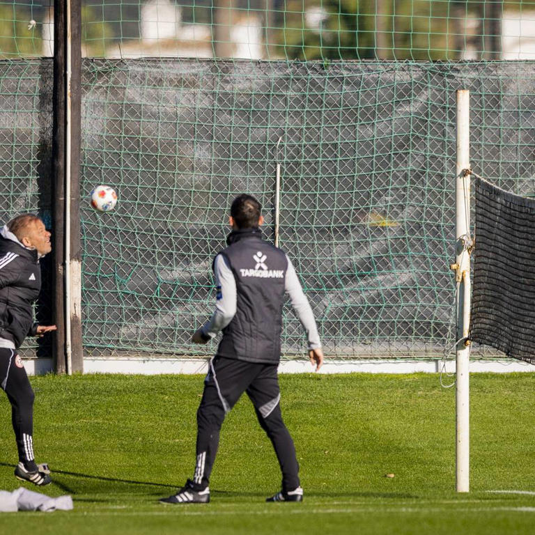 Anfang liefert sich einen Wettkampf mit dem Fortuna-Trainerstab