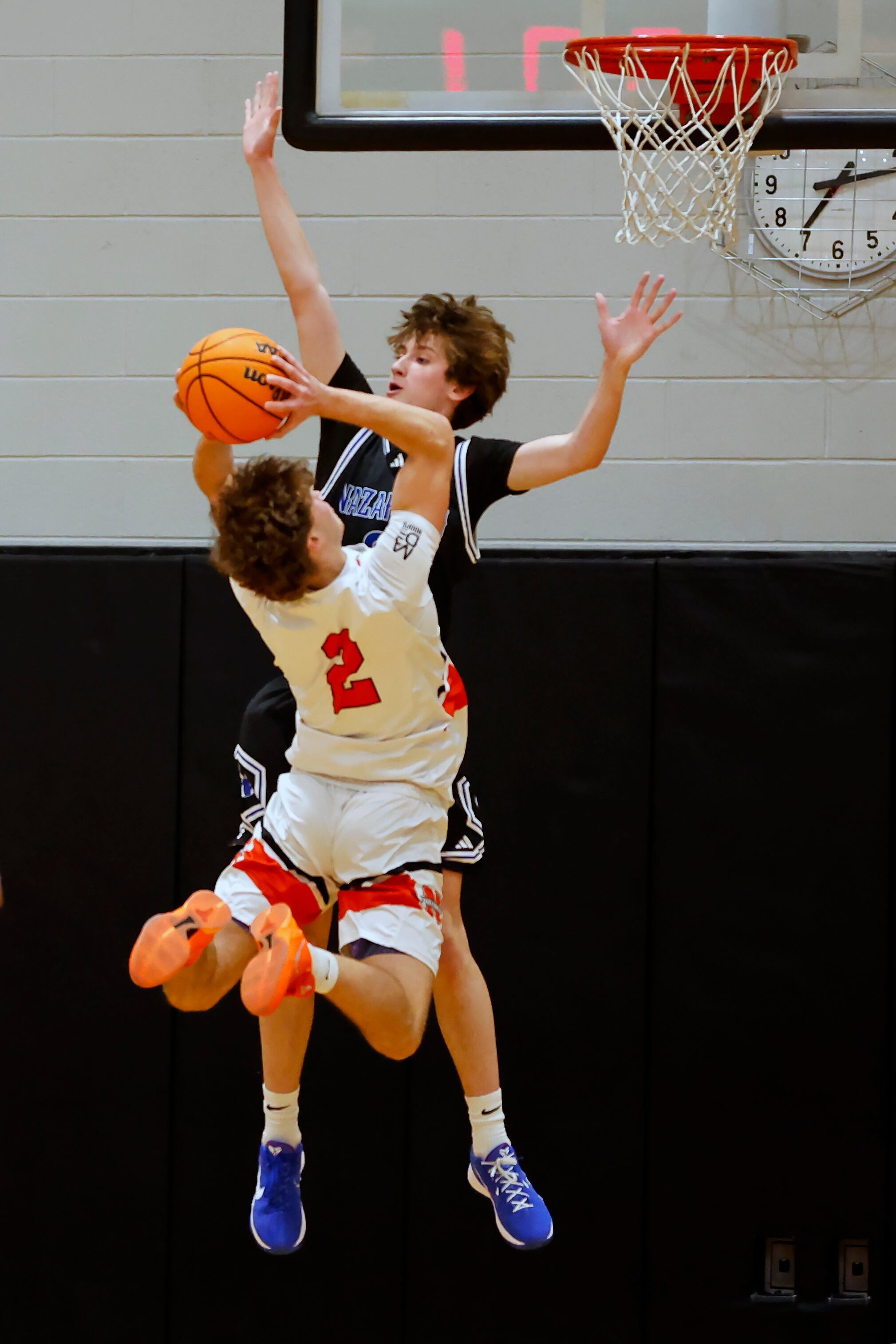 Northampton boys basketball thrills packed house with big divisional ...