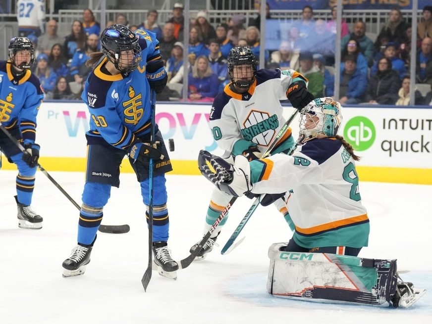 Sceptres' inability to put puck in net foils them again in loss to Sirens