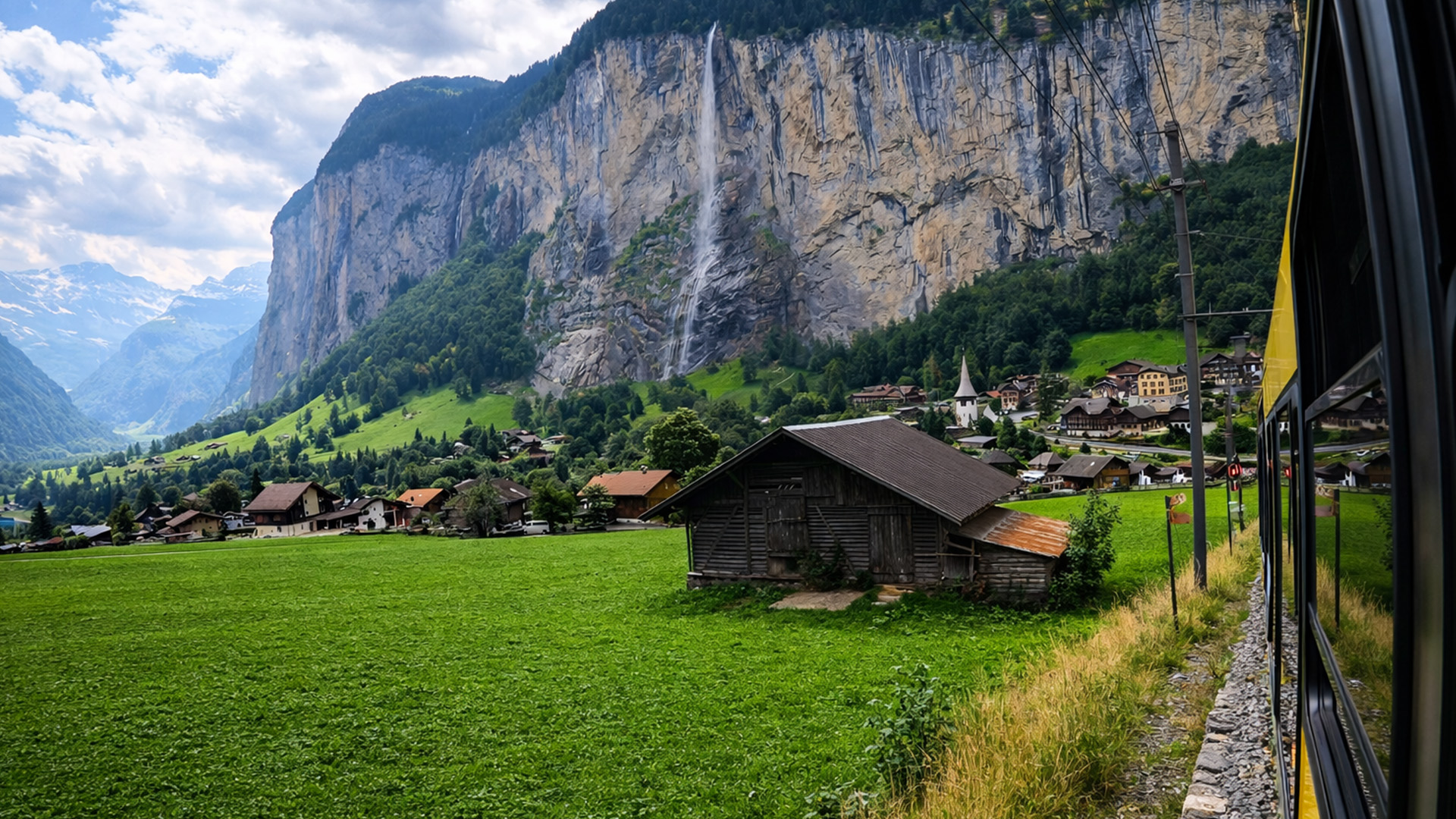 Scenic train journey through Switzerland’s alpine heart (4K)