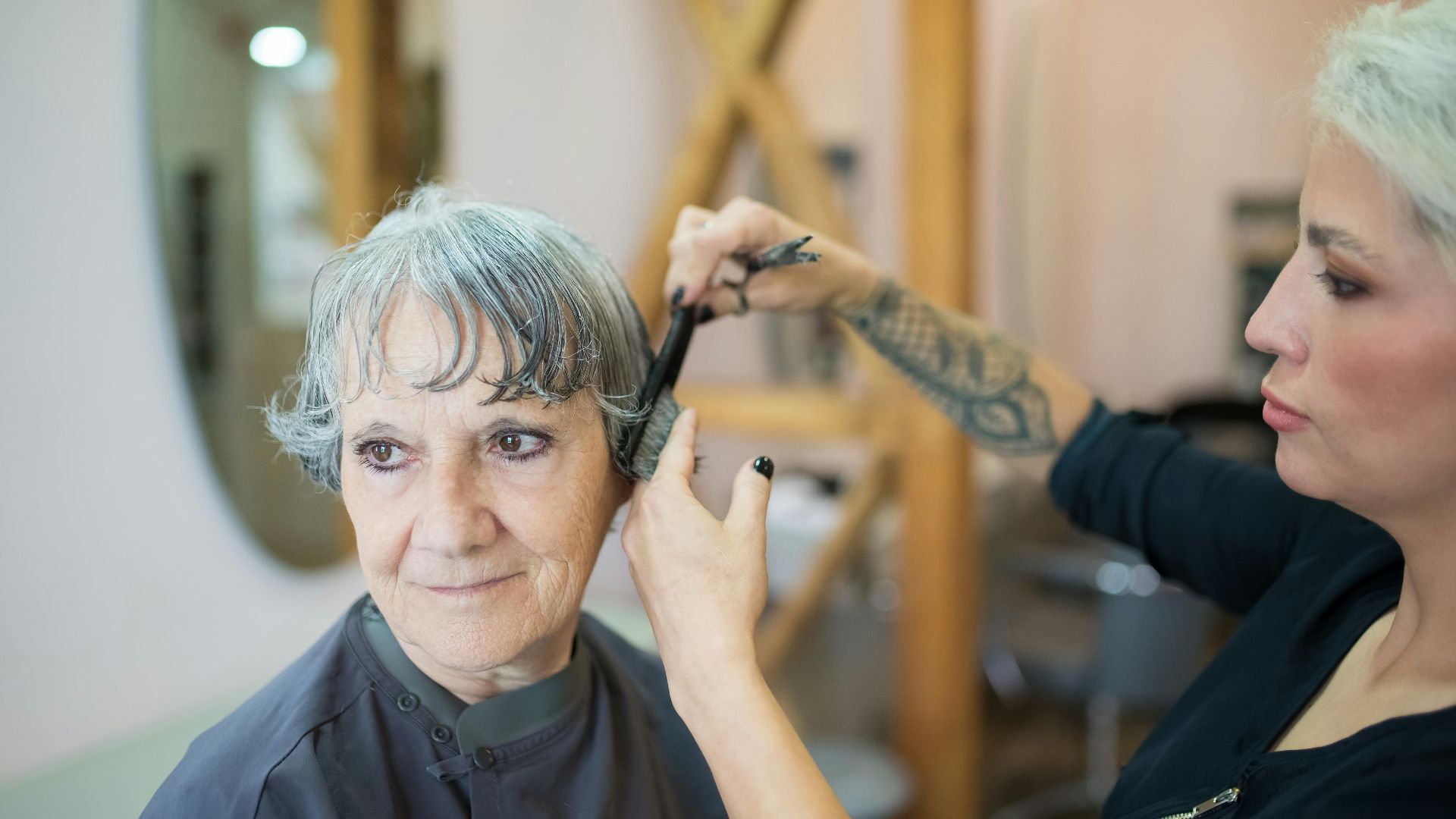 10 stunning bangs for round faces & 10 for oval faces