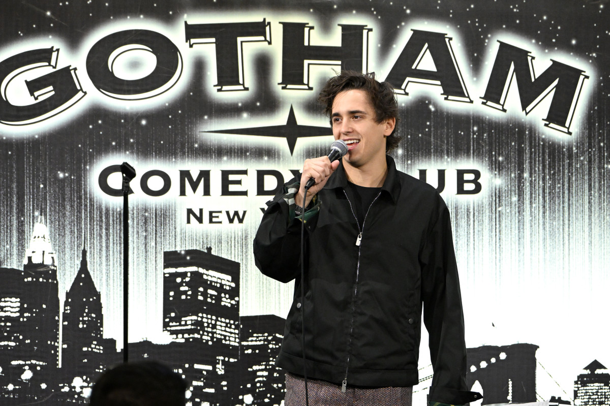 This 'SNL' star's first stand-up special just dropped on Netflix