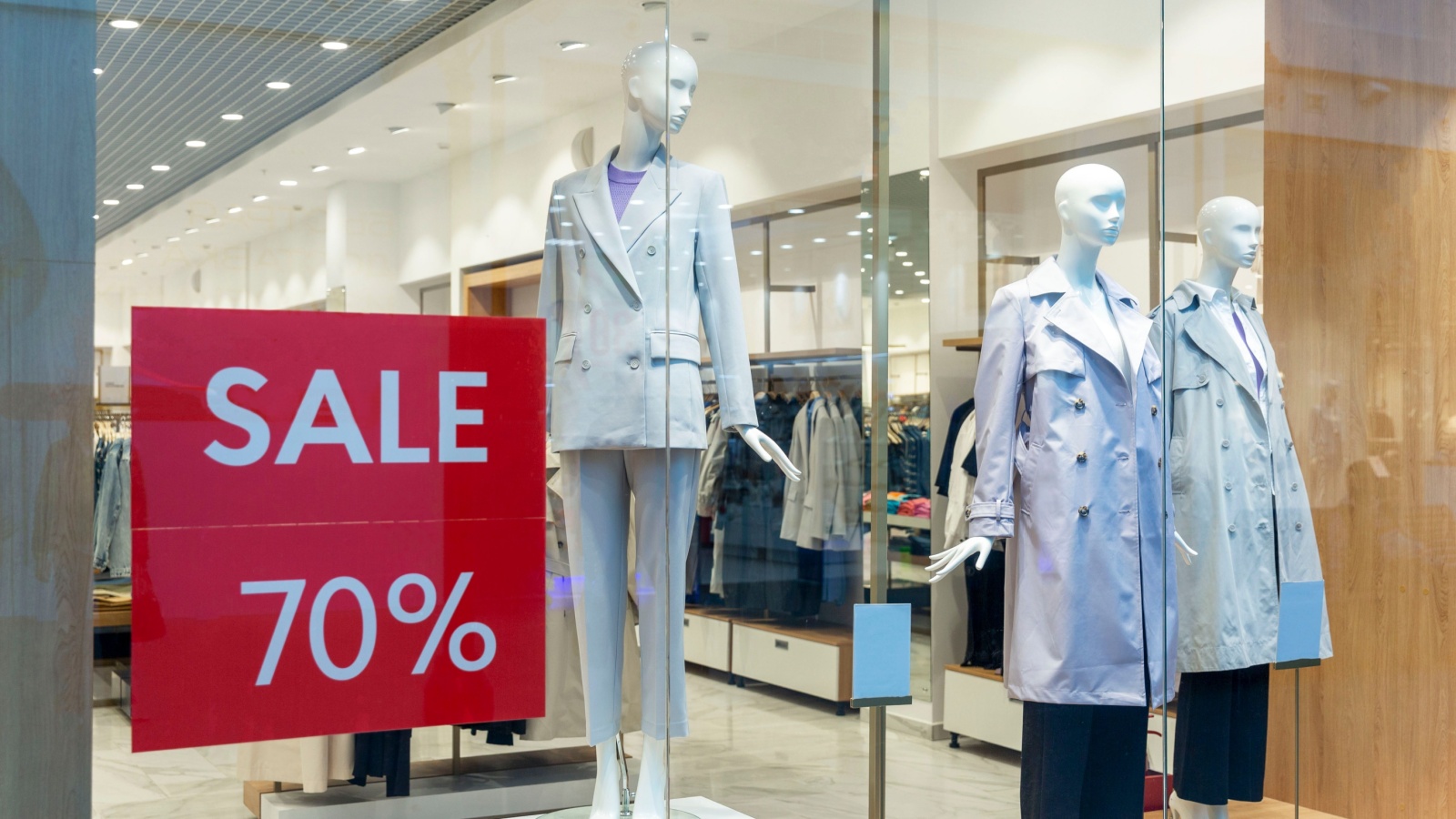 16 shopping habits that quietly blow up a Canadian budget