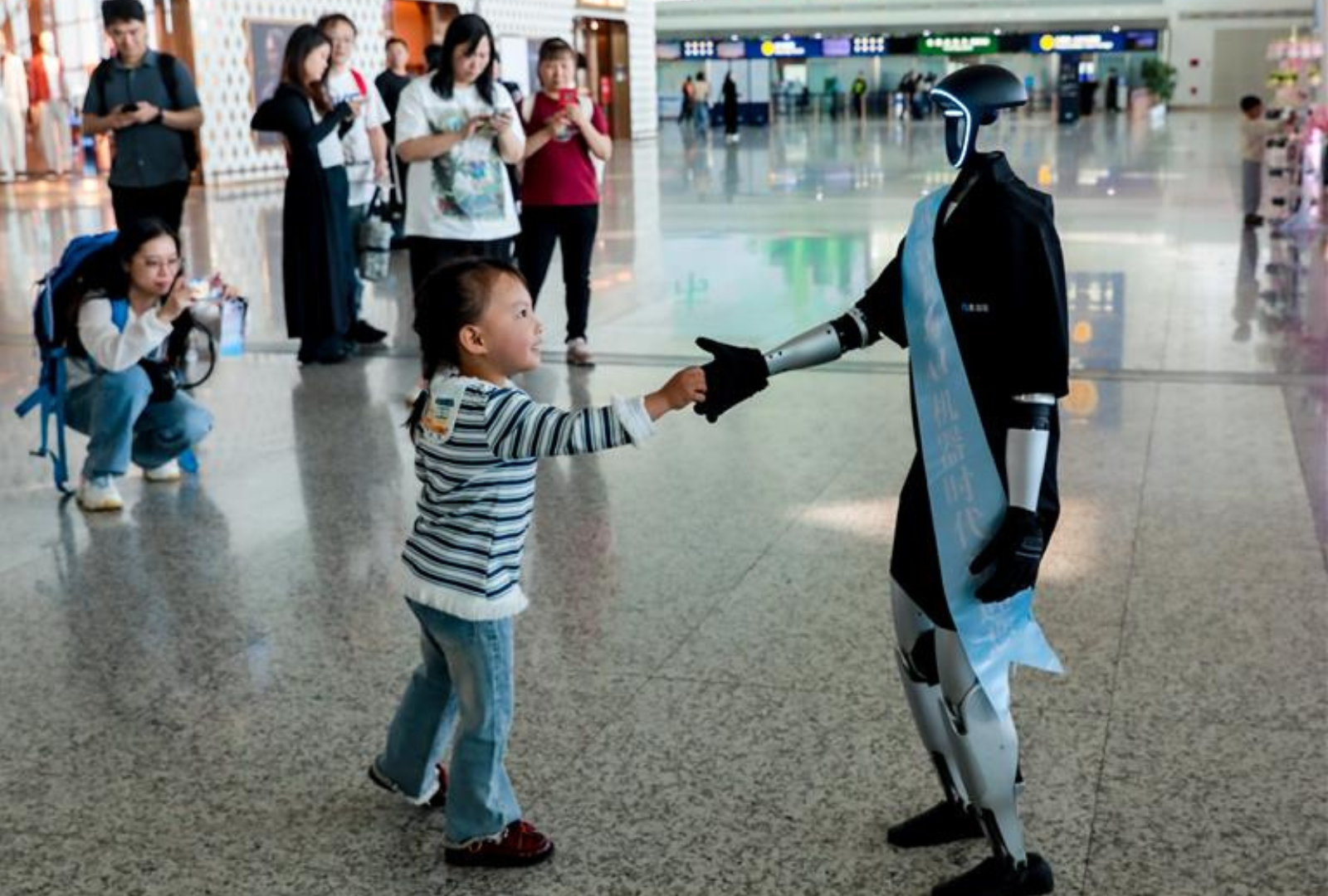 Airports of the future will be run by robots and AI