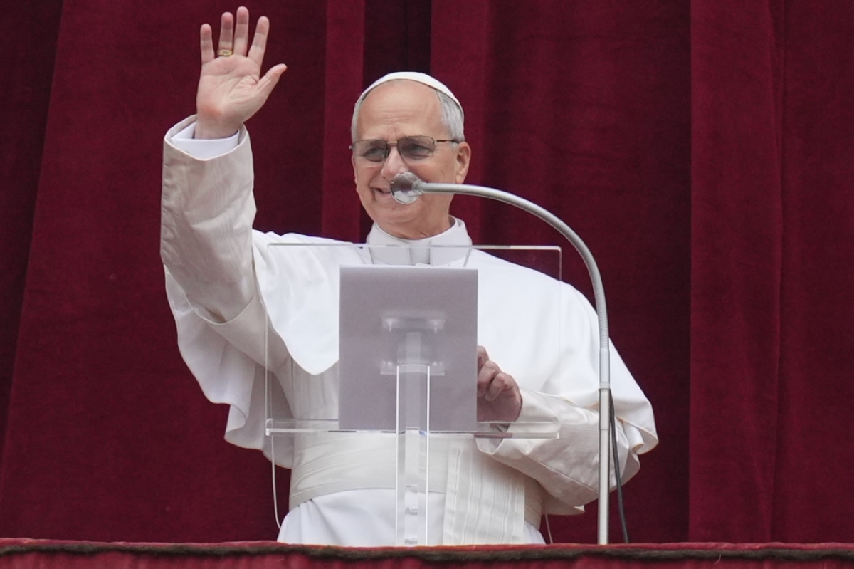 Pope hosts cardinals after calls for collegial governance