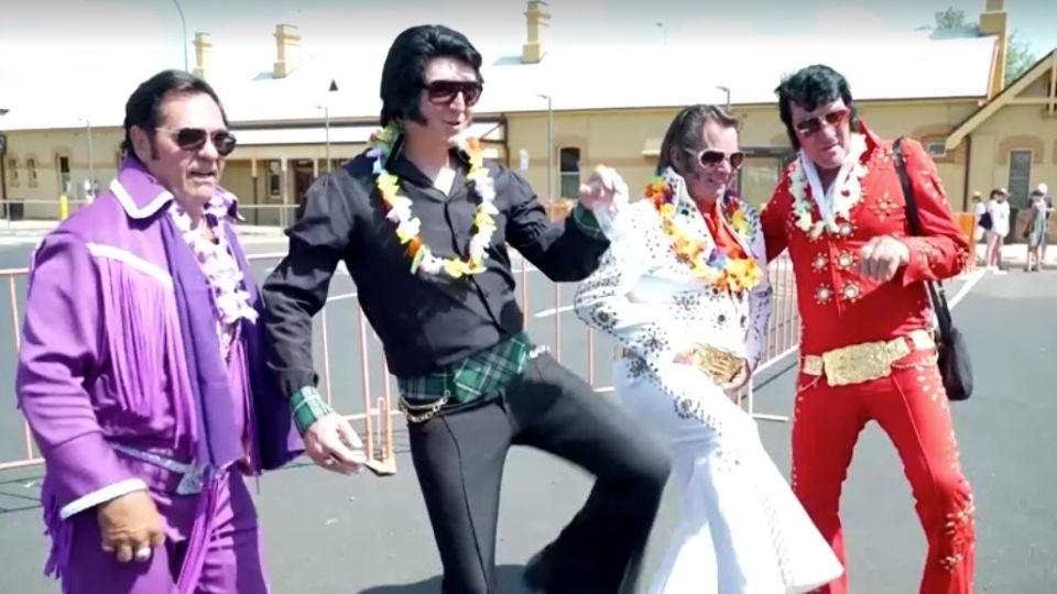 La ciudad australiana de Parkes se mueve al ritmo de Elvis Presley