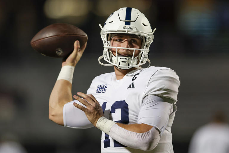 Georgia Southern QB JC French transfers to Cincinnati