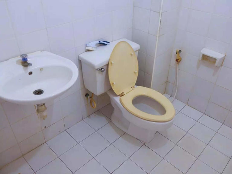 How to keep your bathroom tiles shining (without scrubbing daily)