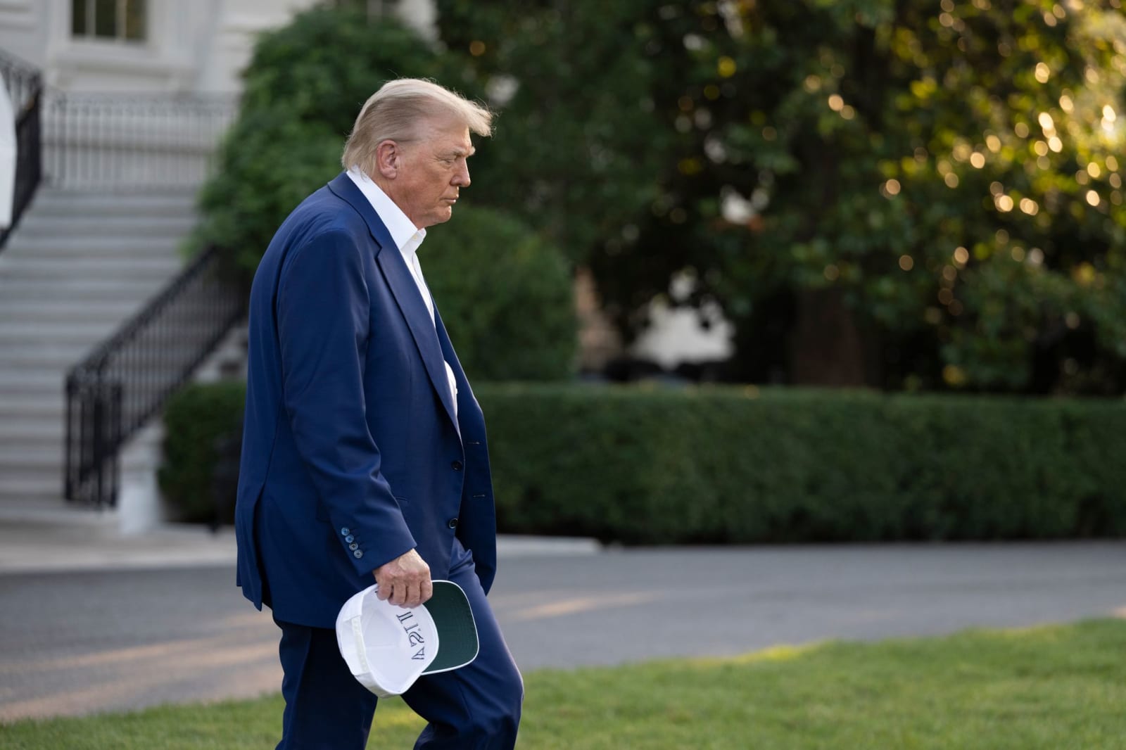 US lifts some Venezuela sanctions, moves to sell oil 'indefinitely'