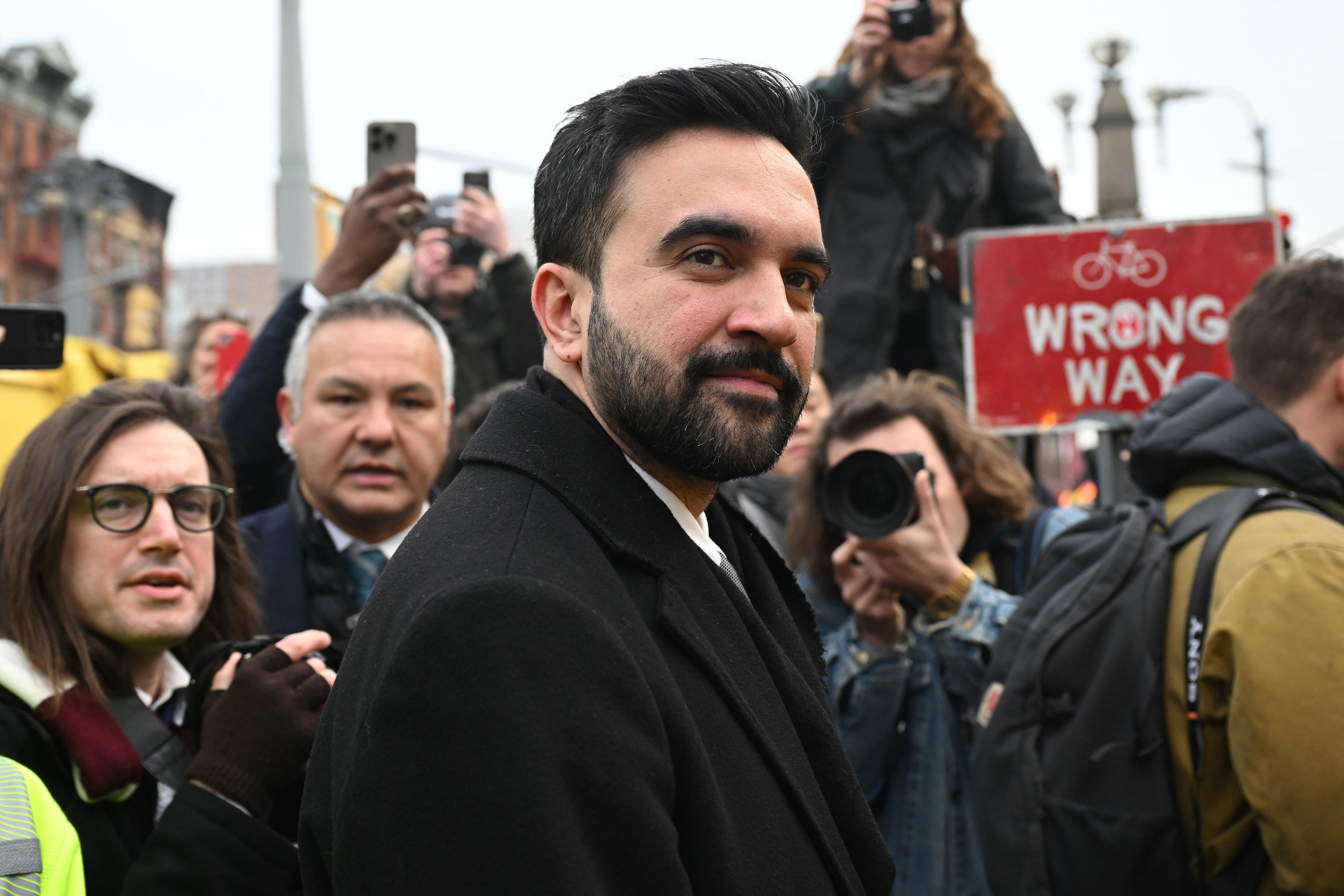 More Cea Weaver posts unearthed, father manages rental property