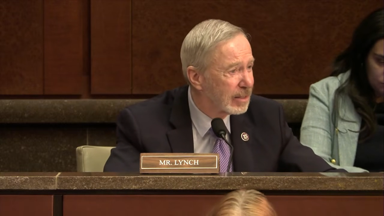 "It is a case of stolen valor": Rep. Stephen Lynch torches Trump for ...