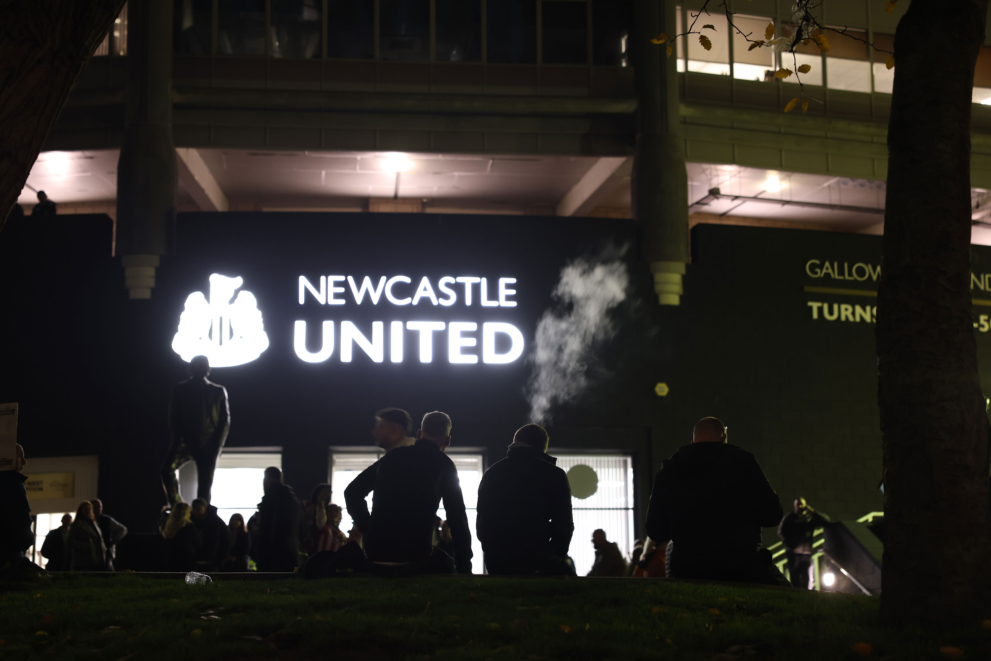 Newcastle United vs Leeds United: Early team news, predicted Whites ...