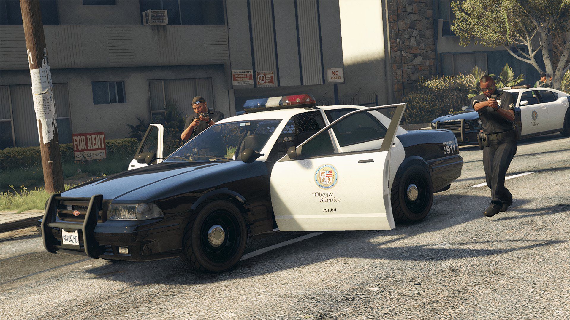 Funny GTA Online bug makes cop climb into tiny RC tank