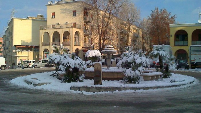 Roma, colpi d’arma da fuoco contro la Cgil e militanti di destra aggrediti