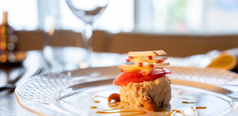 The Crown, Bray: Pure personality in a world of endless similarity