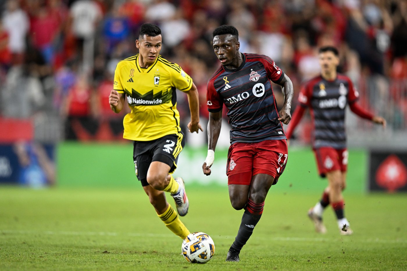 Veteran winger Derrick Etienne Jr. signs new contract with Toronto FC