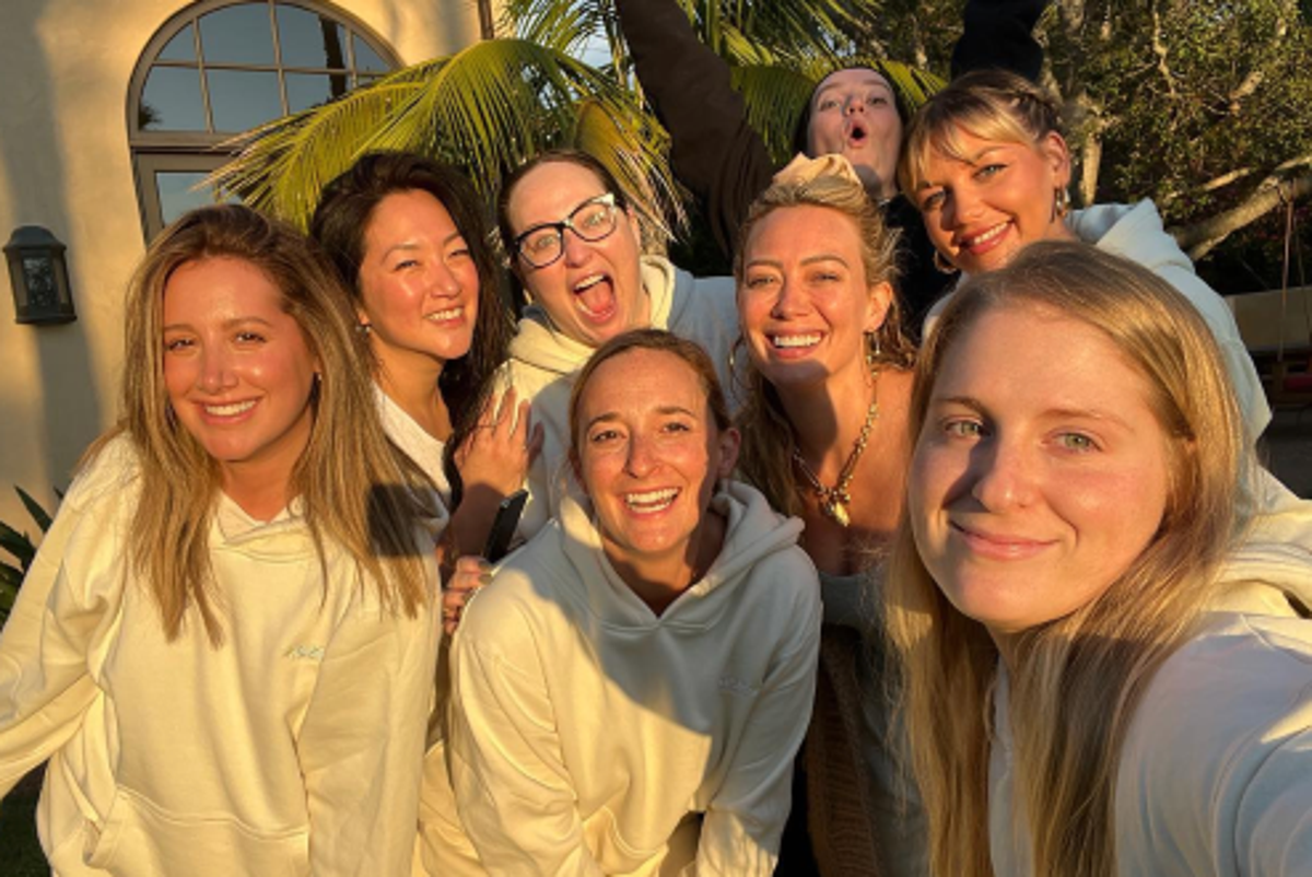 Why so many women say modern mom groups have turned toxic