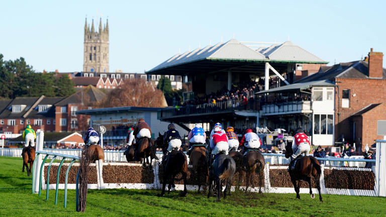 Warwick ‘more optimistic’ of Saturday card beating the weather