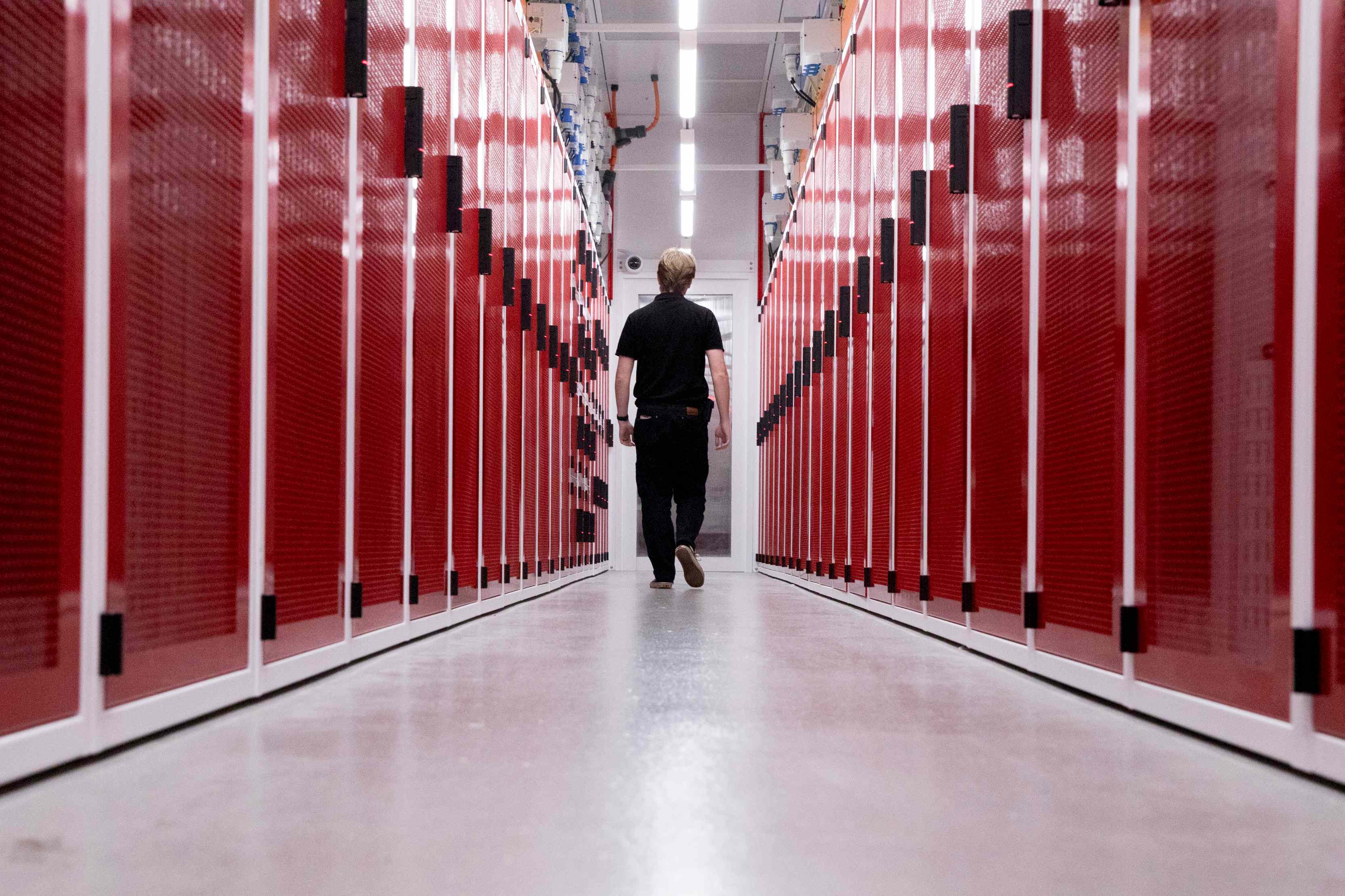 Why SanDisk, memory stocks have soared while the AI trade treads water