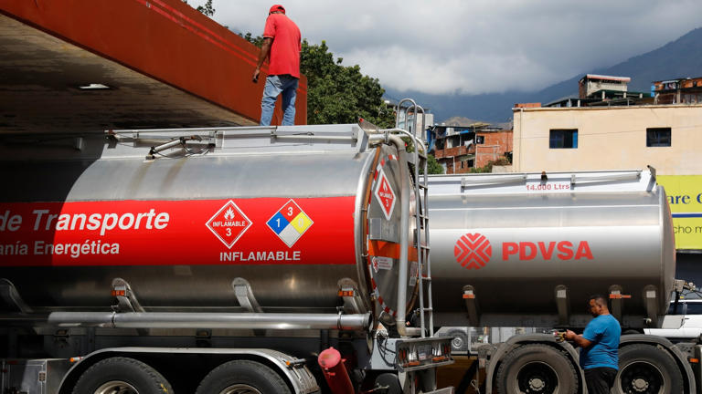 Venezuela live updates: Vance says US will 'control the purse strings'