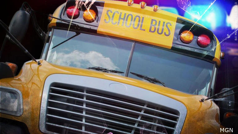 JCPS school bus crash in Jeffersontown leaves driver in hospital, no ...