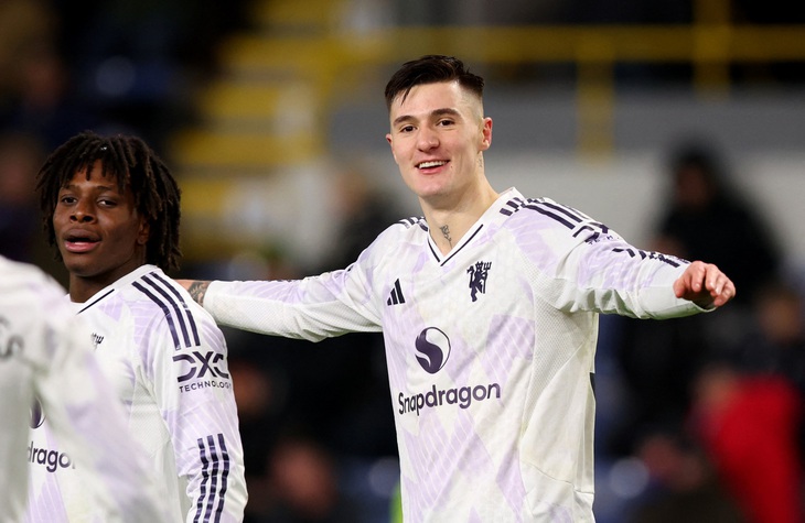 Sesko lập cú đúp, Man United vẫn bị cầm chân ở trận ra mắt của Fletcher