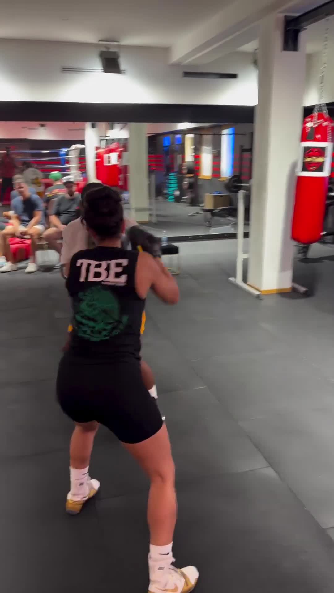 Mayweather vs Gotti: Floyd back in the gym looking sharp 🔥