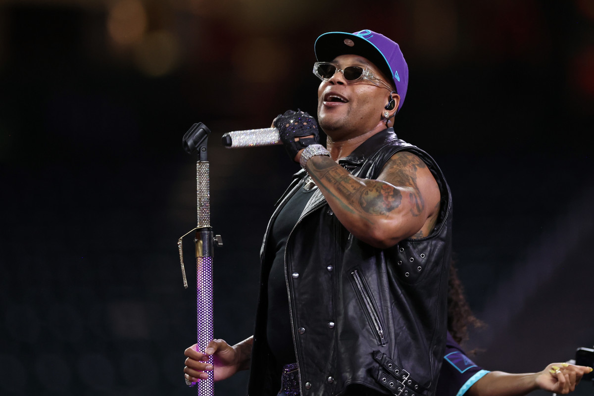 Flo Rida, Kesha perform 2009 smash hit together for first time ever