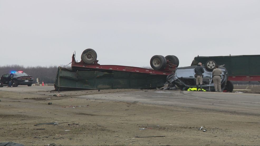 Man dies in high-speed rollover crash with Freightliner on Bear ...