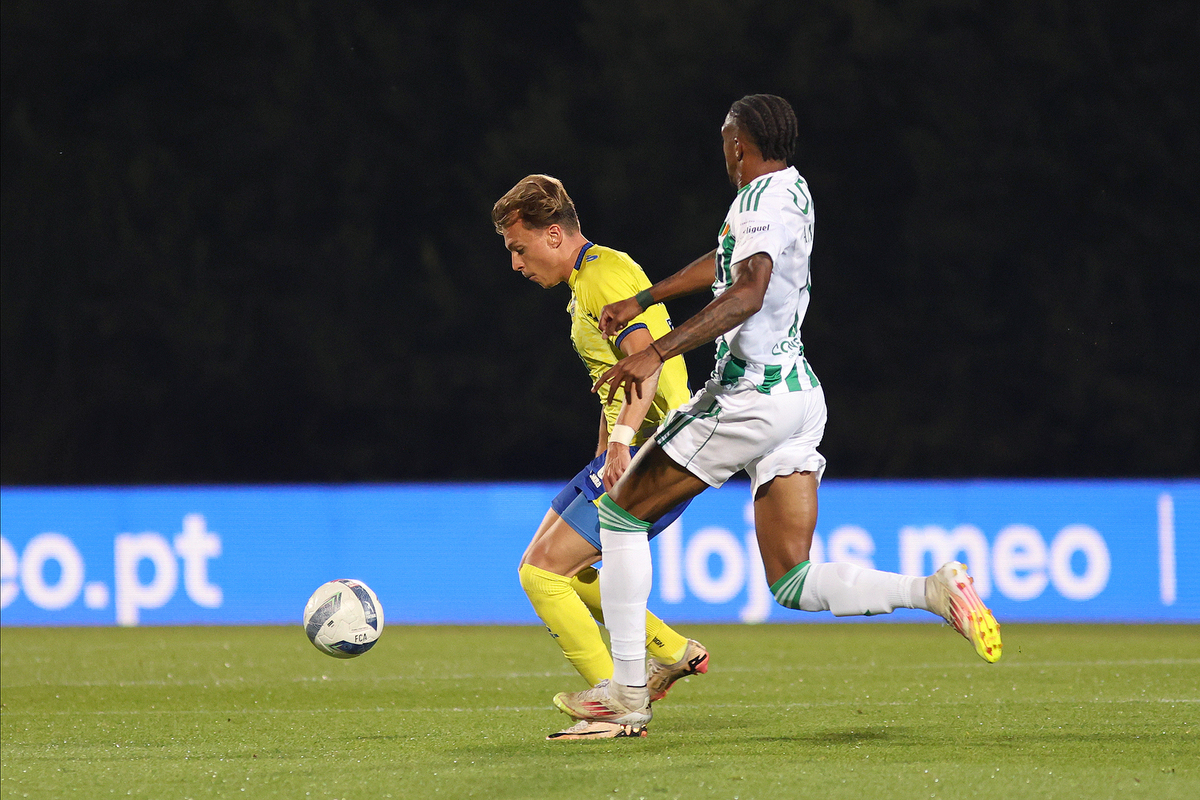 Alex Pinto rescinde com o Arouca