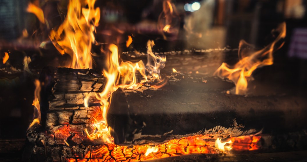 Woman accidentally sets fire to entire apartment building after ...