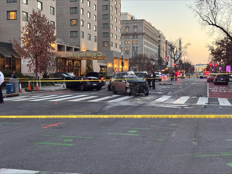 Man killed in 5-vehicle DC crash, 3 others hurt