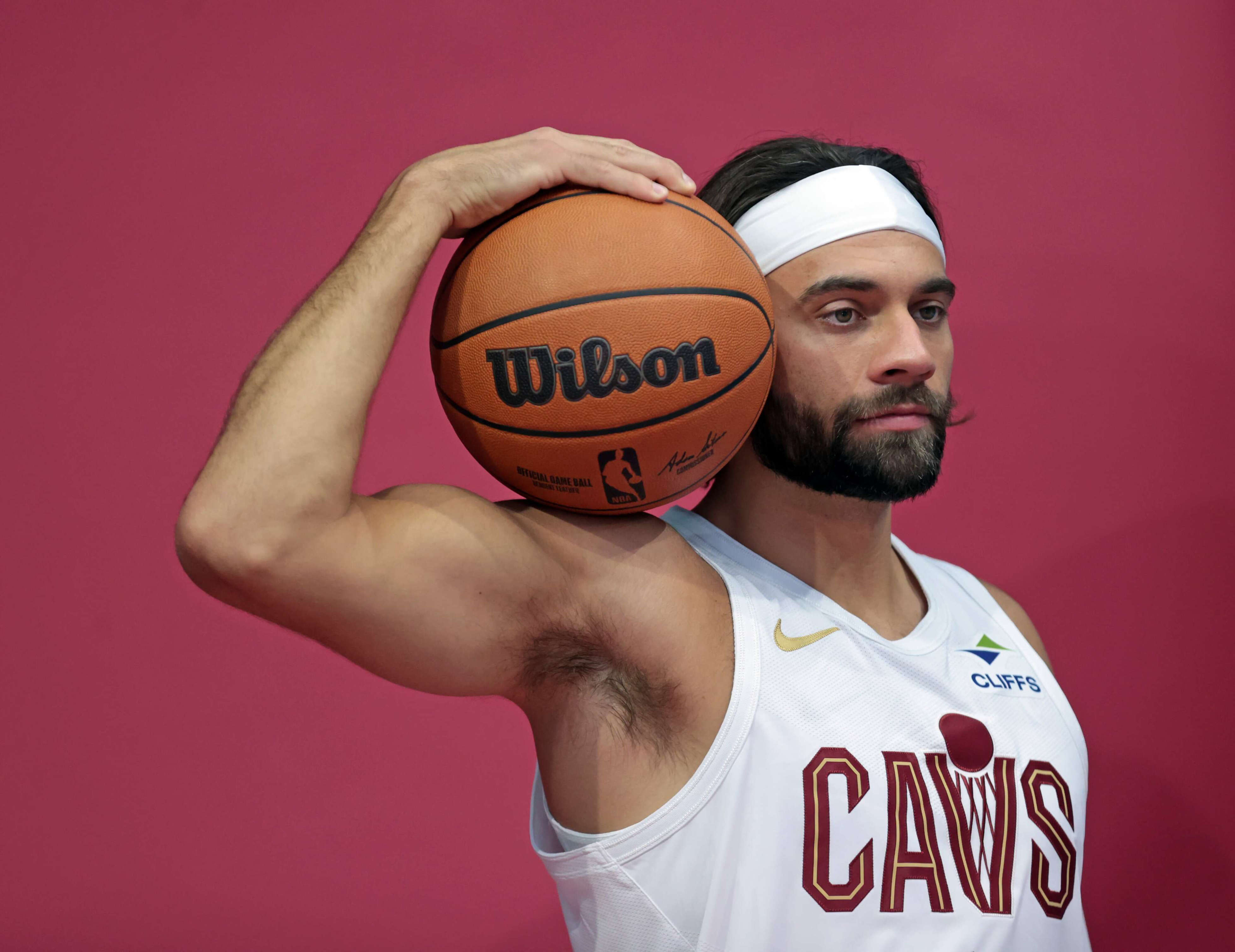Cavs provide injury update on Max Strus