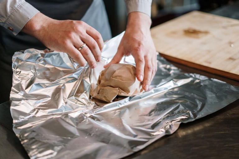 Does it actually matter which side of aluminum foil you use?