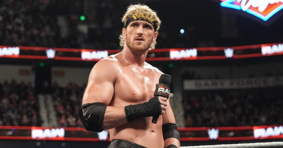 WWE star trolls Logan Paul about skipping leg day in the gym
