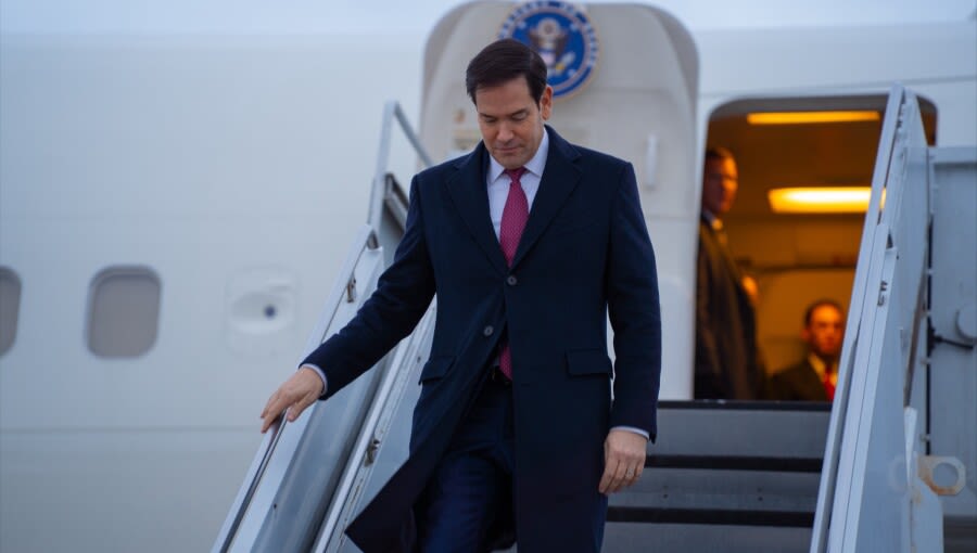 Rubio unveils three-phase plan for Venezuela