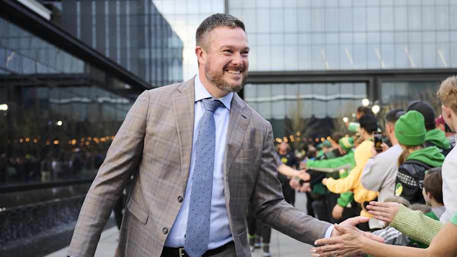 Oregon, Indiana reveal honorary captains for high stakes Peach Bowl