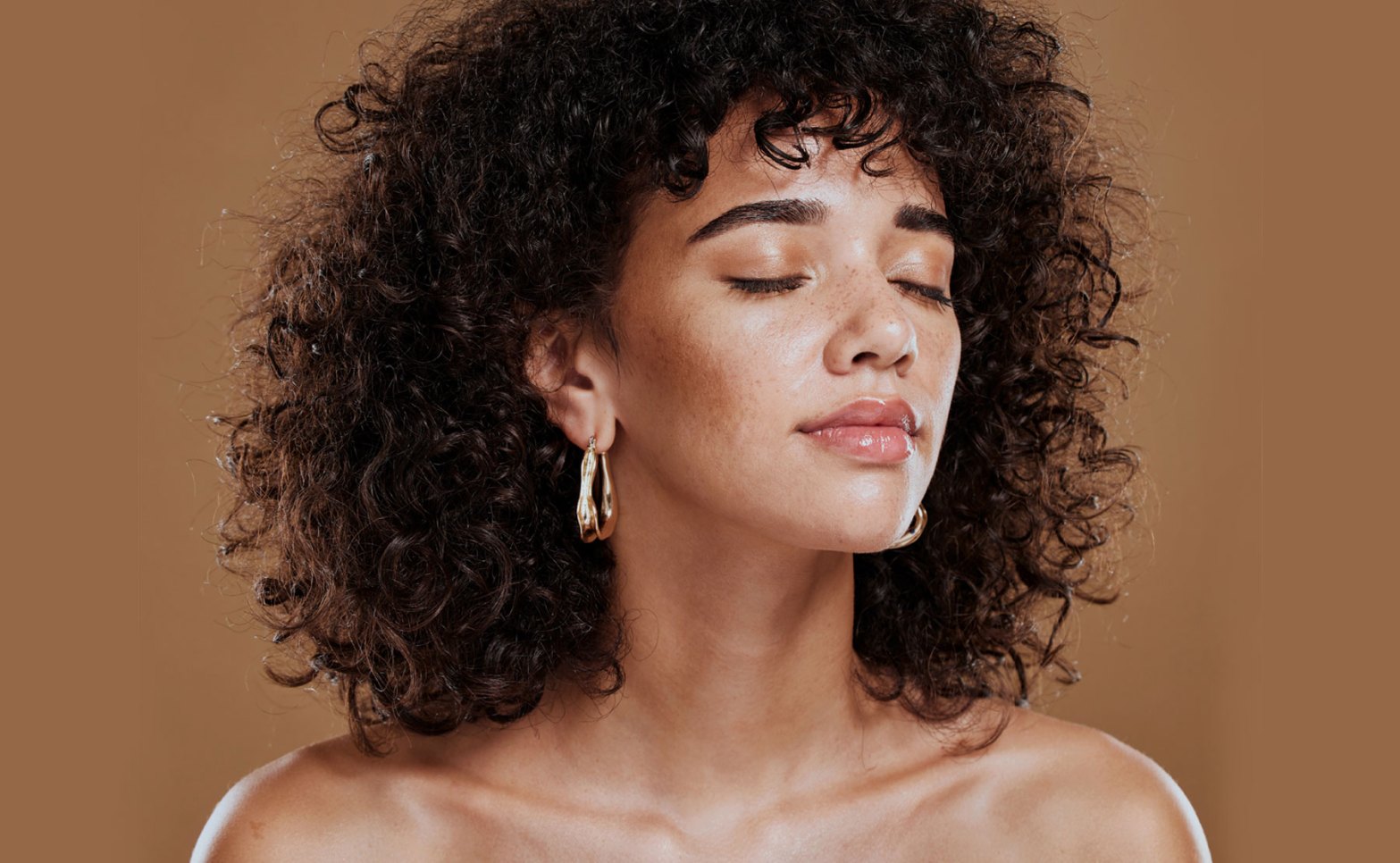 Das ist der beste Concealer gegen Augenringe und Falten