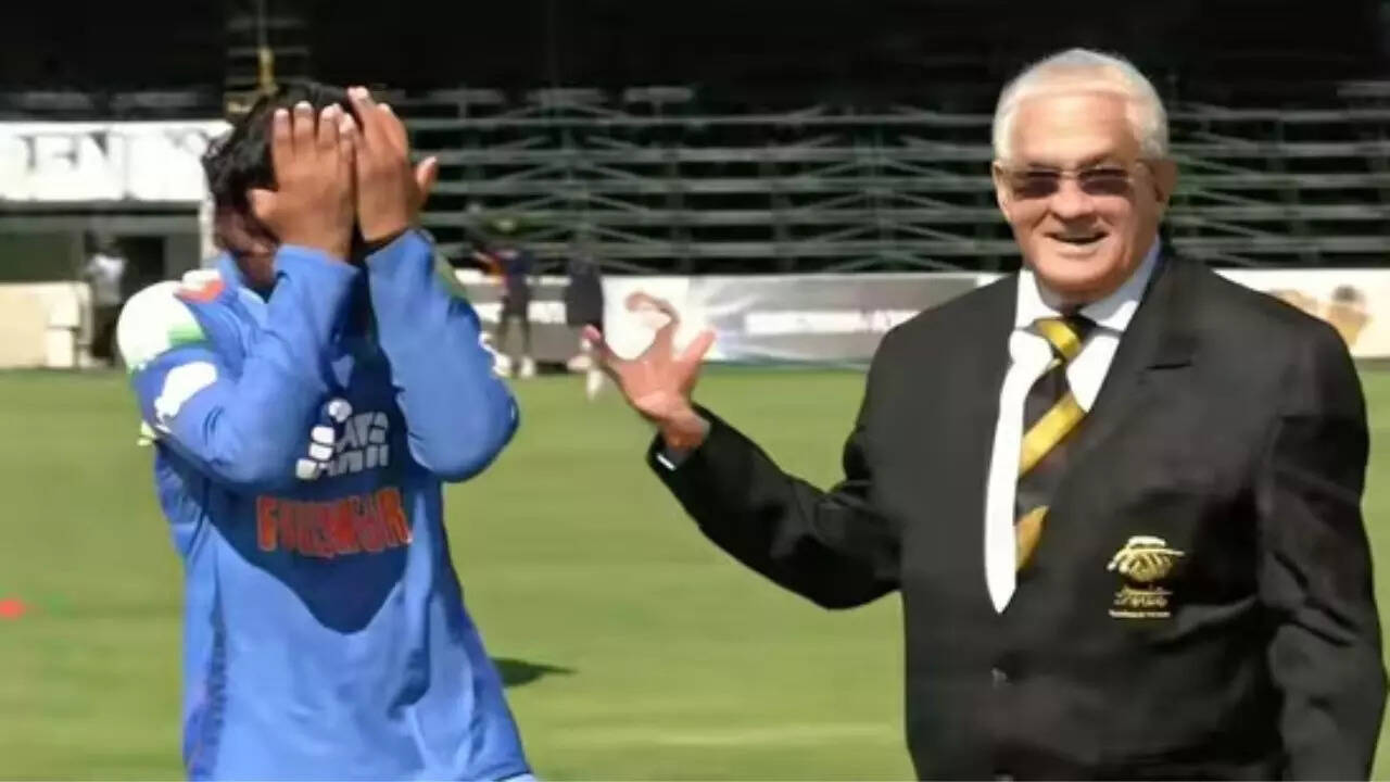 Vaibhav Sooryavanshi's reaction at toss goes viral; even match referee ...