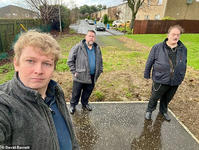 Public are 'blocked' from using footpath near new school in 'ridiculous ...