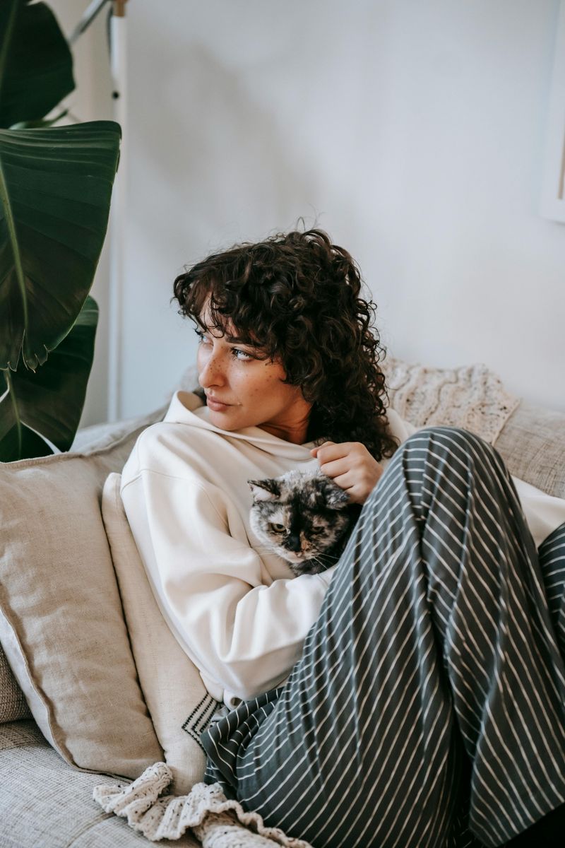 7 subtle cat signals that mean you’re their safe base