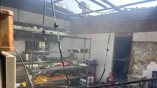 10 injured in cylinder blast at hotel in Daund; six, including minor ...