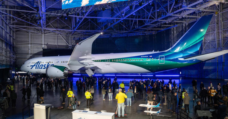 Alaska Airlines to buy more than 100 Boeing jets in carrier's biggest ...