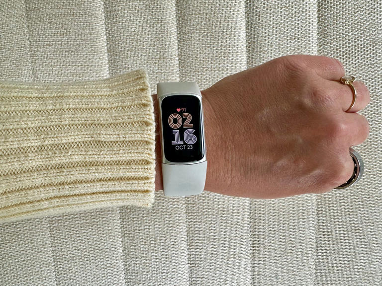 Fitbit Charge 6 review: Our favorite Fitbit for everyday health tracking