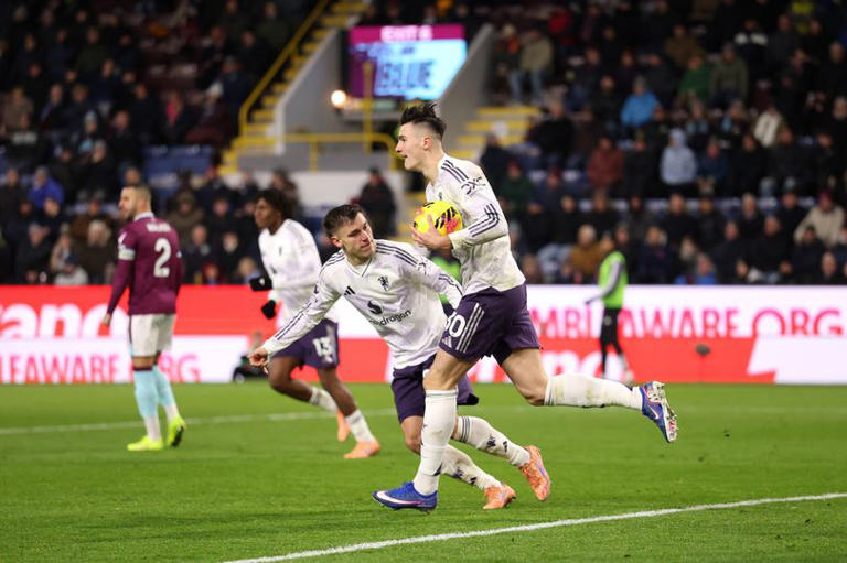 Manchester United player ratings vs Burnley as Benjamin Sesko excellent ...