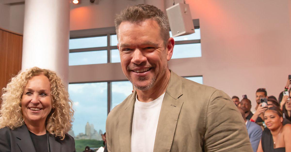 Matt Damon's shocking transformation: Actor hits his high school weight ...