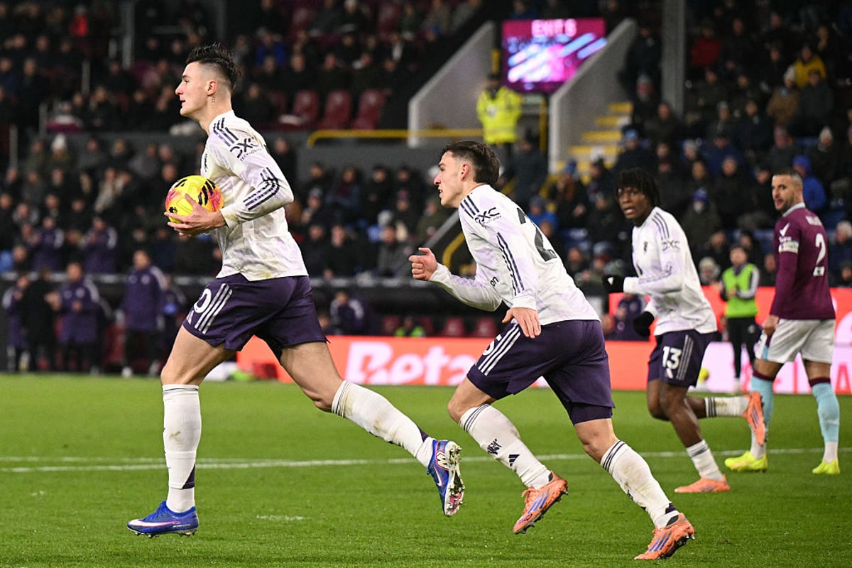 Sesko nets twice as Fletcher's United held in electric draw at Burnley